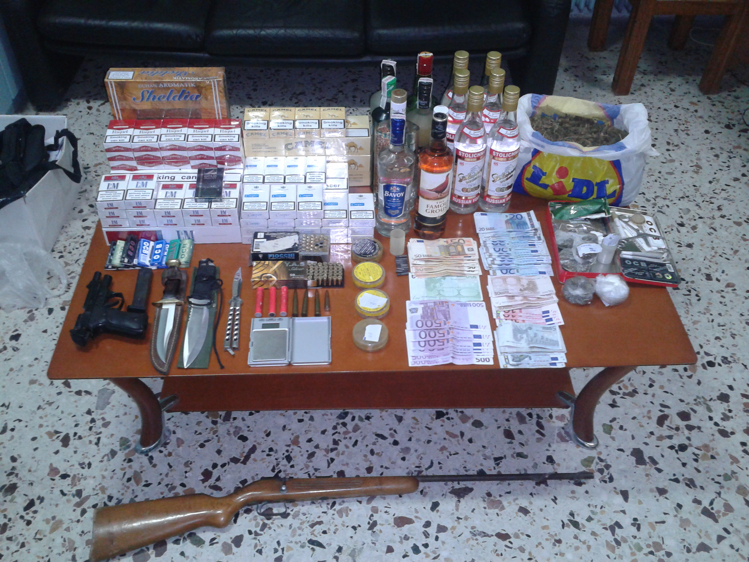 Direct News - Καβάλα: Συλλήψεις για κατοχή ναρκωτικών, λαθραίων ...