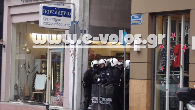 Direct News - Βόλος: Προκλητική συνεργασία ΕΛ.ΑΣ. και Χρυσής Αυγής ...